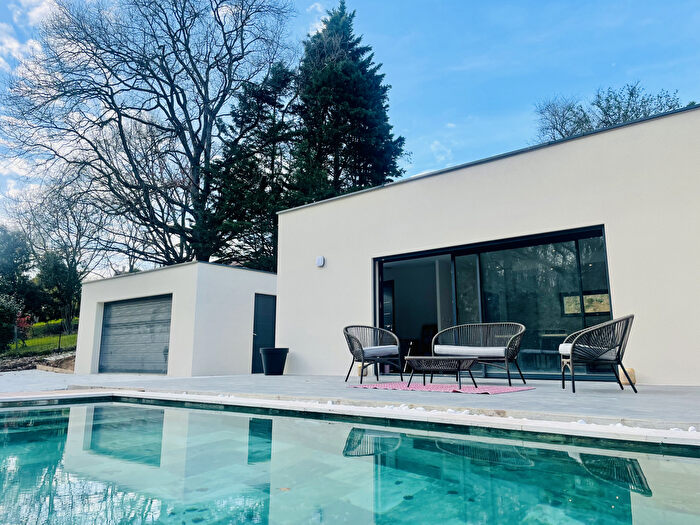 Maisons à vendre et appartements à louer - 1
