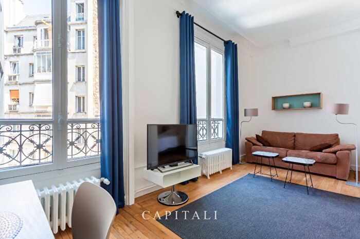 Appartement à louer - Europe, Paris ème arrondissement - 2 pièces - 1 chambre