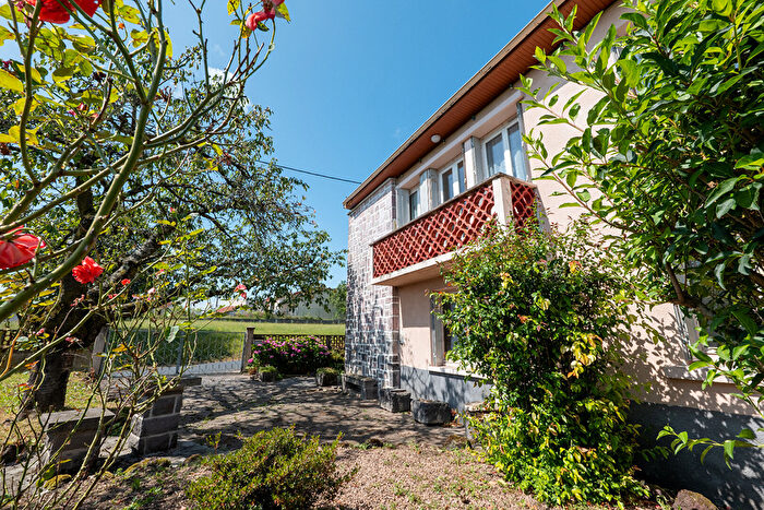 Maison à vendre - Châteaugay - 9 pièces - 5 chambres