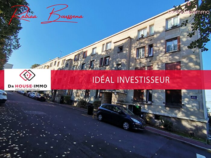 Clichy-sous-Bois, Les Trois Châteaux : Appartement 3 pièces à vendre