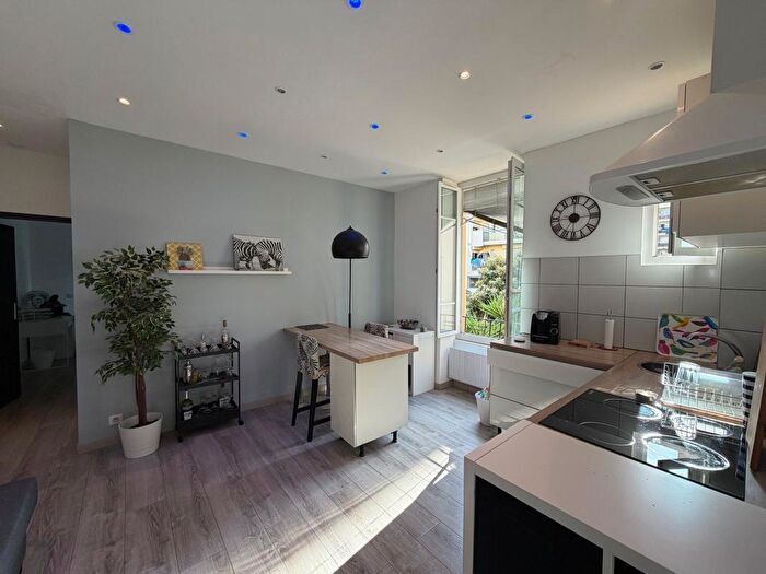 Appartement à vendre - Nice, Pasteur - 3 pièces - 2 chambres