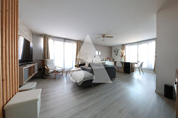 Appartement à vendre - Corbeil-Essonnes, Montconseil - 4 pièces - 3 chambres