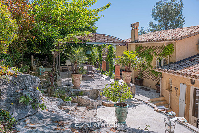 Maison à vendre - Le Rouret - 7 pièces - 5 chambres