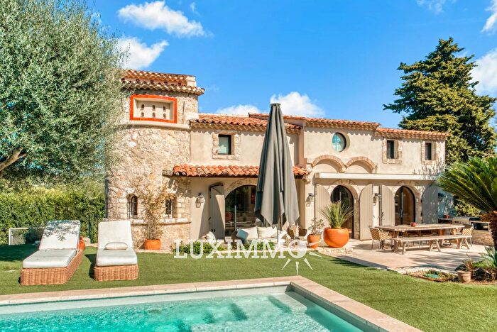 Maison à vendre - Mougins, Le Colombier, Colombe, Cabrières, Le Bordé - 8 pièces - 5 chambres