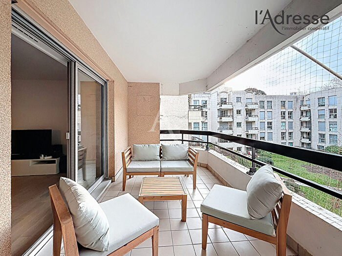 Appartement à louer - Suresnes, République - 3 pièces - 2 chambres