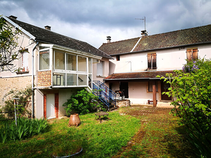 Maison à vendre - Sémelay - 9 pièces - 5 chambres