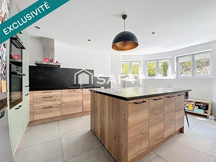 Thionville, Saint-Pierre : Appartement 6 pièces à vendre
