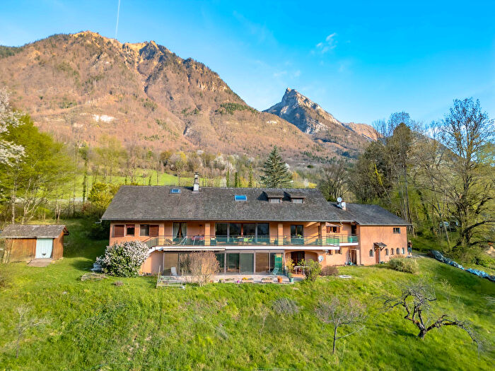 Maison à vendre - Mercury - 15 pièces - 8 chambres