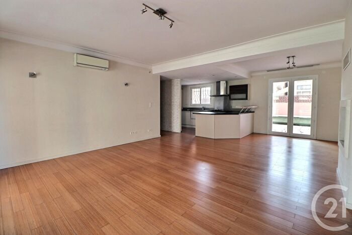 Appartement à vendre - Saint-Raphaël, Centre-ville - 4 pièces - 3 chambres