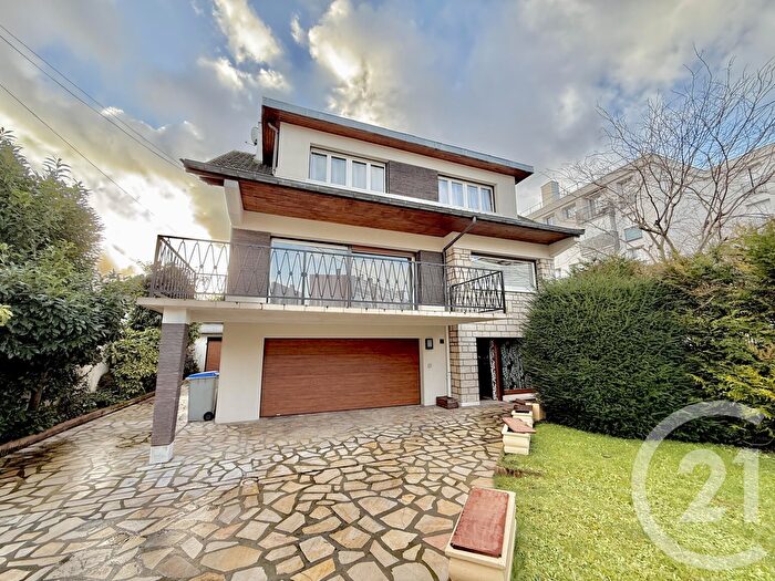 Maison à vendre - Livry-Gargan, Centre-ville - 8 pièces - 4 chambres