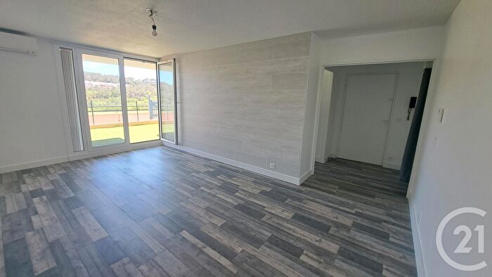 Appartement à louer - Valbonne, Carbejaire, Haut-Sartoux, Pythagore, Sophia-Antipolis - 3 pièces - 2 chambres