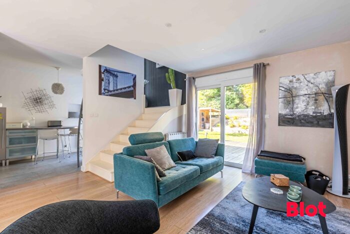 Cesson-Sévigné, Centre-ville, La Hublais, Beausoleil : Maison 6 pièces à vendre