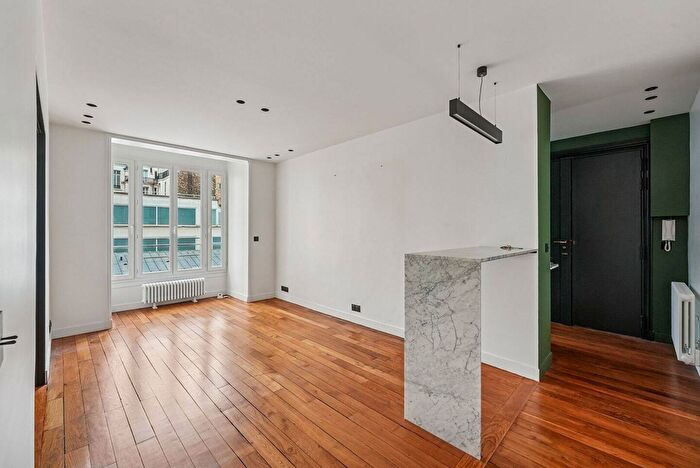 Appartement à louer - Courcelles-Wagram, Paris ème arrondissement - 3 pièces - 2 chambres