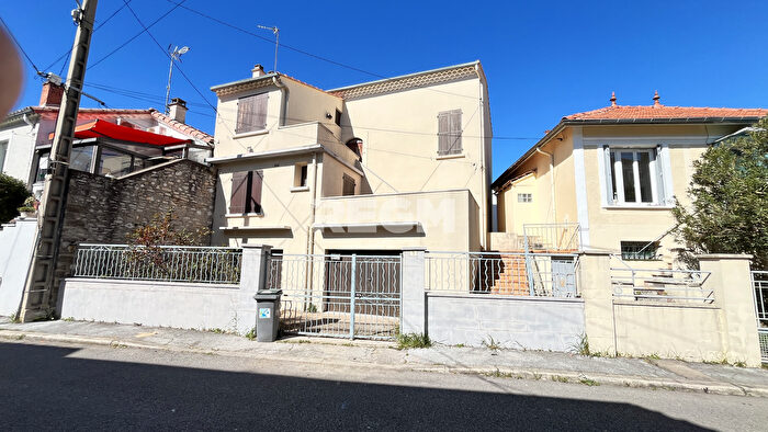 Maison à vendre - Alès, Centre-ville - 7 pièces - 5 chambres