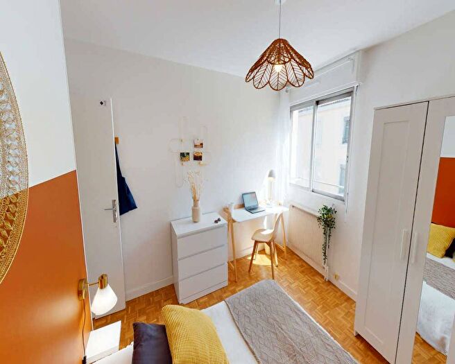 Appartement à louer - Guillotière, Lyon ème arrondissement - 4 pièces - 4 chambres