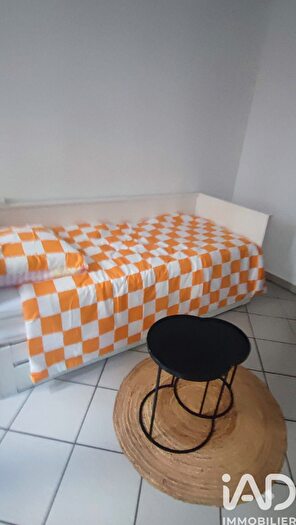 Appartement à louer - Saint-Étienne, Crêt de Roc - 1 pièce