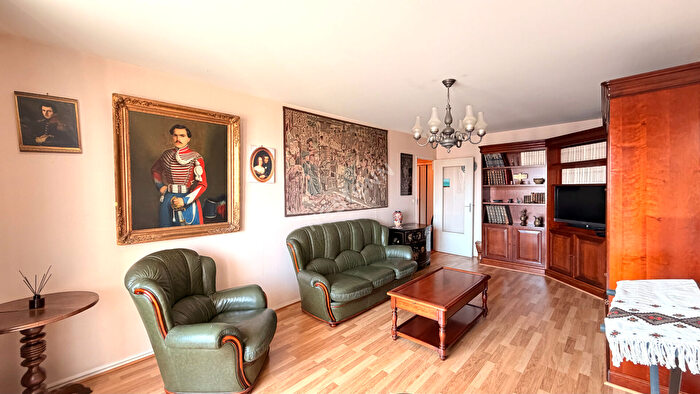 Quartiers Centre, Colombier : Appartement 3 pièces à vendre