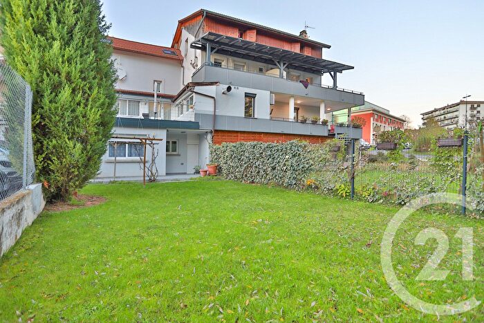 Maison à vendre - Saint-Julien-en-Genevois, Centre-ville - 8 pièces - 5 chambres