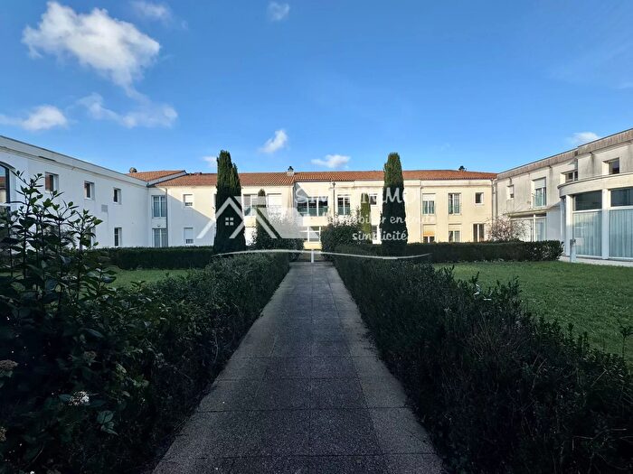 Appartement à vendre - Échillais - 1 pièce