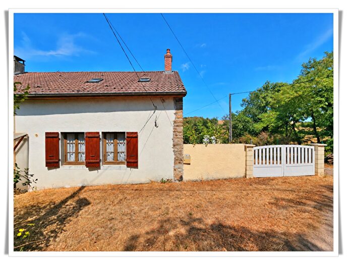 Maison 5 pièces à Montreuillon, à vendre