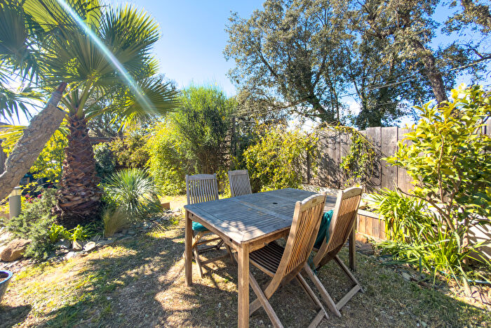 Appartement à vendre - Hyères, Sauvebonne, Les Borels - 4 pièces - 2 chambres