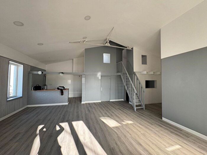 Appartement à louer - Lomme, Lille - 4 pièces - 3 chambres