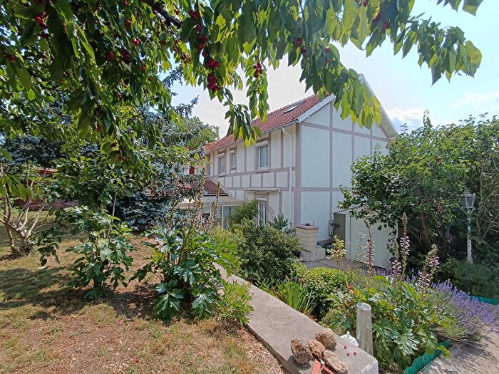 Maison à vendre - Hardricourt - 6 pièces - 5 chambres