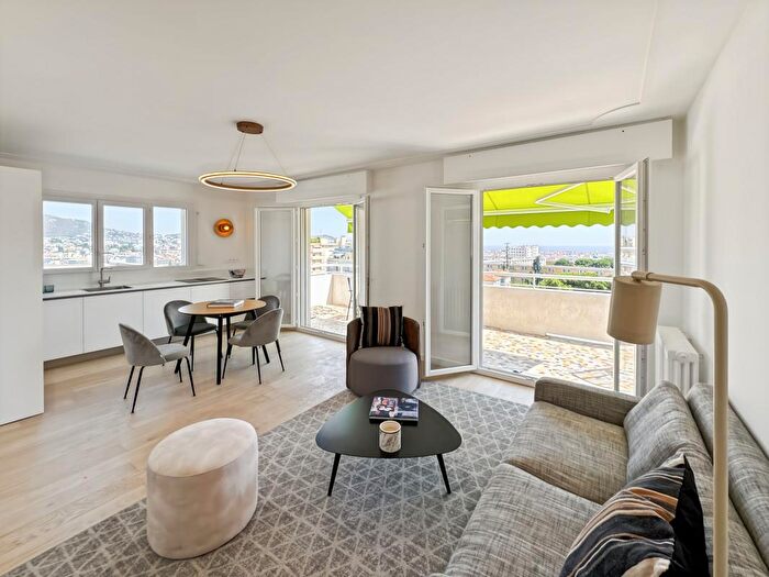 Nice, Saint-Philippe, Estienne dOrves : Appartement 4 pièces à vendre