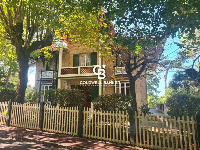 Maison à vendre - Arcachon, Ville dHiver, Parc Mauresque - 14 pièces - 9 chambres