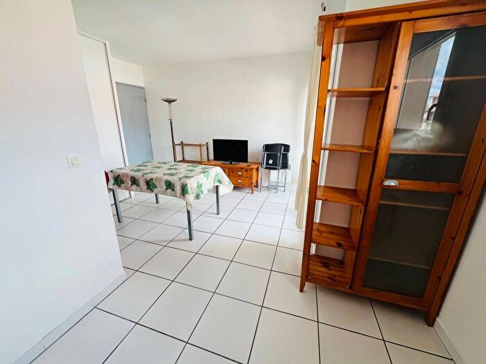 Appartement à louer - Saint Martin, Perpignan - 1 pièce