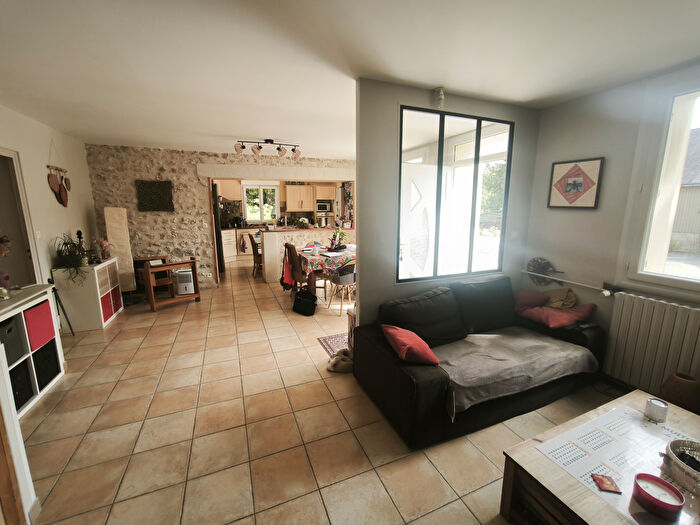 Maison 5 pièces à Beaumont-la-Ronce, à vendre