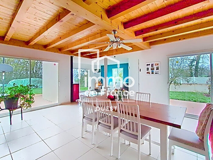 Maison à vendre - Chaillé-sous-les-Ormeaux - 8 pièces - 4 chambres