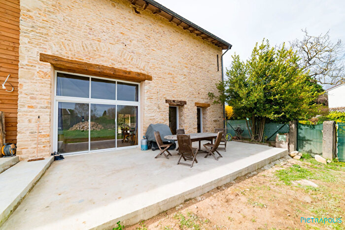 Maison à vendre - Uchizy - 10 pièces - 5 chambres