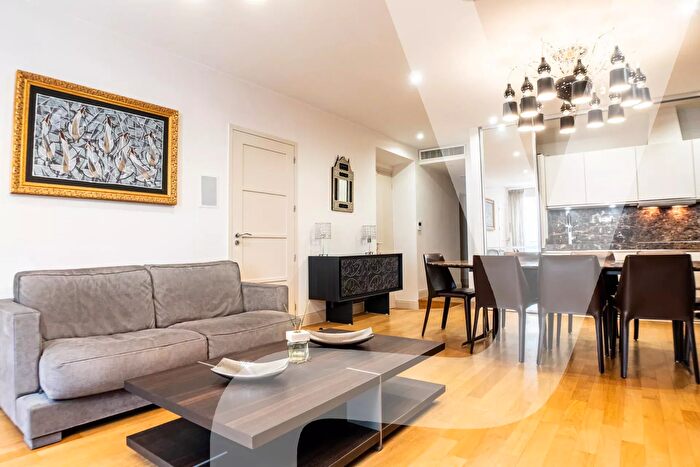 Appartement à vendre - Cannes, Centre-ville - 4 pièces - 3 chambres