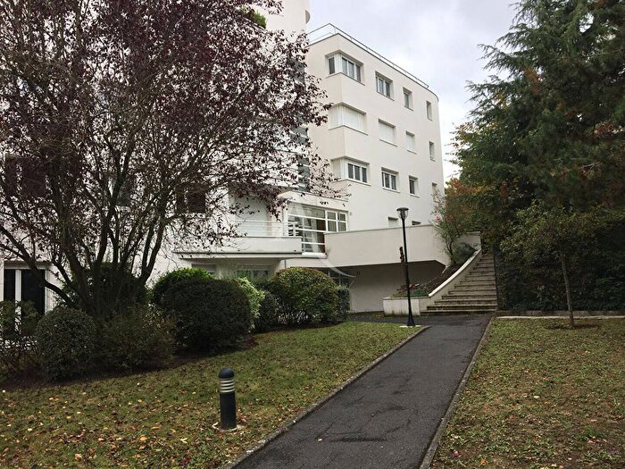 Appartement à louer - Houssières, Châtenay-Malabry - 2 pièces - 1 chambre