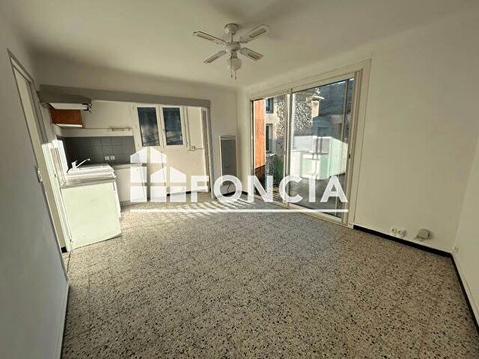 Appartement à louer - Chusclan - 3 pièces - 2 chambres