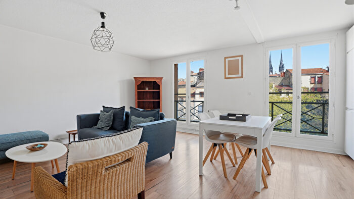 Appartement à vendre - Clermont-Ferrand, Jaude, Fontgiève Saint-Alyre - 3 pièces - 2 chambres