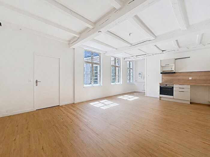 Centre-Neuf Bourg-Quesnoy-Delsaux-Musée-Cannoniers-Gare, Valenciennes : Appartement 2 pièces à louer