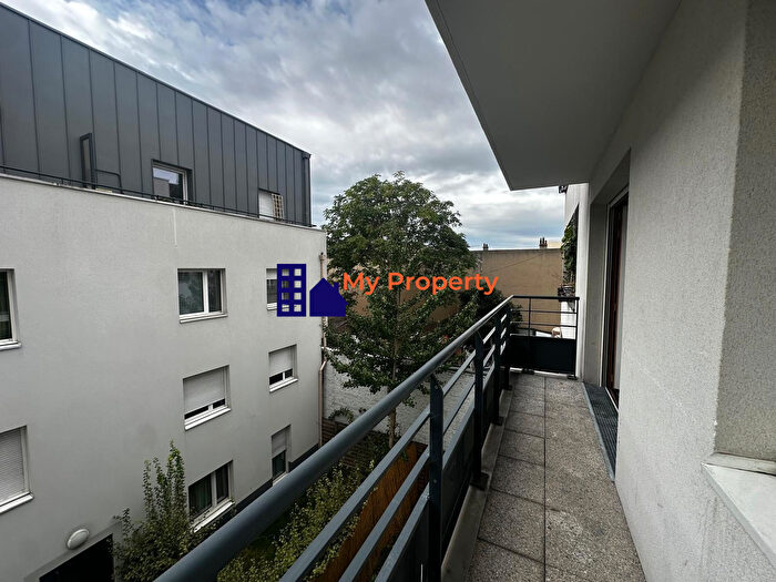 Appartement à louer - Aubervilliers, Landy-Plaine, Marcreus, Pressensé - 3 pièces - 2 chambres