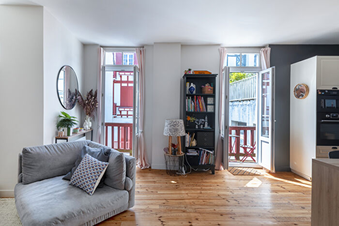 Appartement à vendre - Saint-Jean-de-Luz, Centre-ville - 3 pièces - 2 chambres