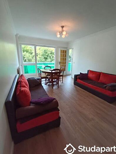 Appartement à louer - Justice-Heuruelles, Cergy - 1 pièce - 4 chambres