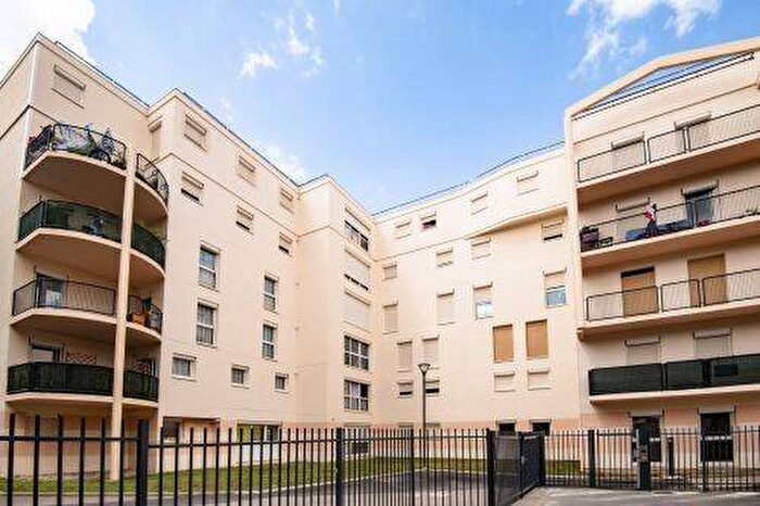 Appartement à louer - Couronne Centrale, Bourges - 3 pièces - 2 chambres