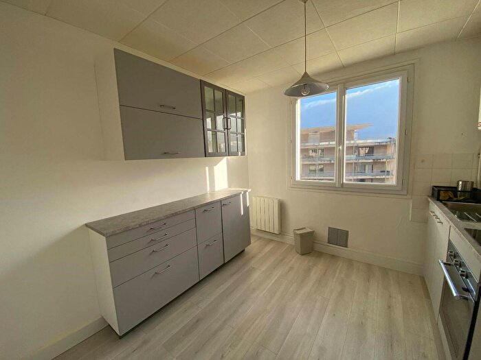 Appartement à louer - Bergougnan, Clermont-Ferrand - 2 pièces - 1 chambre