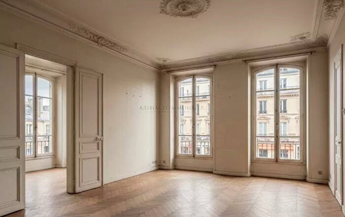 Appartement à vendre - Paris e  - 8 pièces - 6 chambres