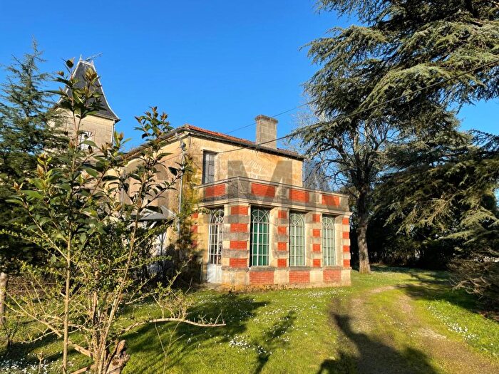 Maison à vendre - Arveyres - 11 pièces - 6 chambres