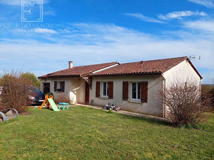 Maison à vendre - Nontron - 5 pièces - 3 chambres