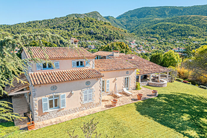 Maison à vendre - Levens - 8 pièces - 6 chambres