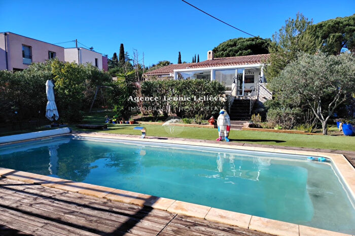 Maison à vendre - Fréjus - 5 pièces - 3 chambres