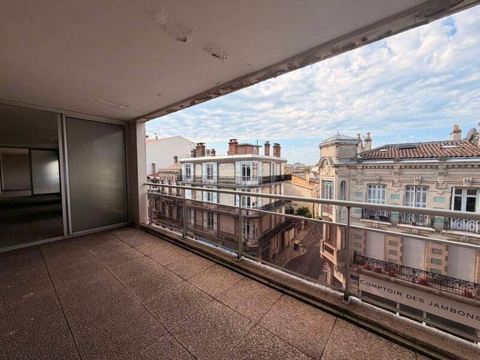 Appartement 5 pièces à Jardin Public, Bordeaux, à louer