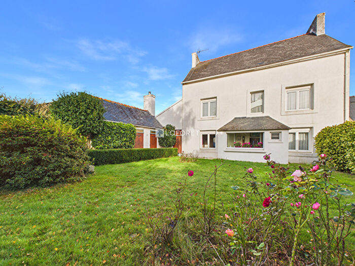 Quéménéven - Maison 9 pièces à vendre